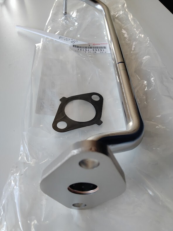 Toyota Genuine OEM 16268-75131 Water Bypass Pipe + Gasket Tacoma 2.7L ...