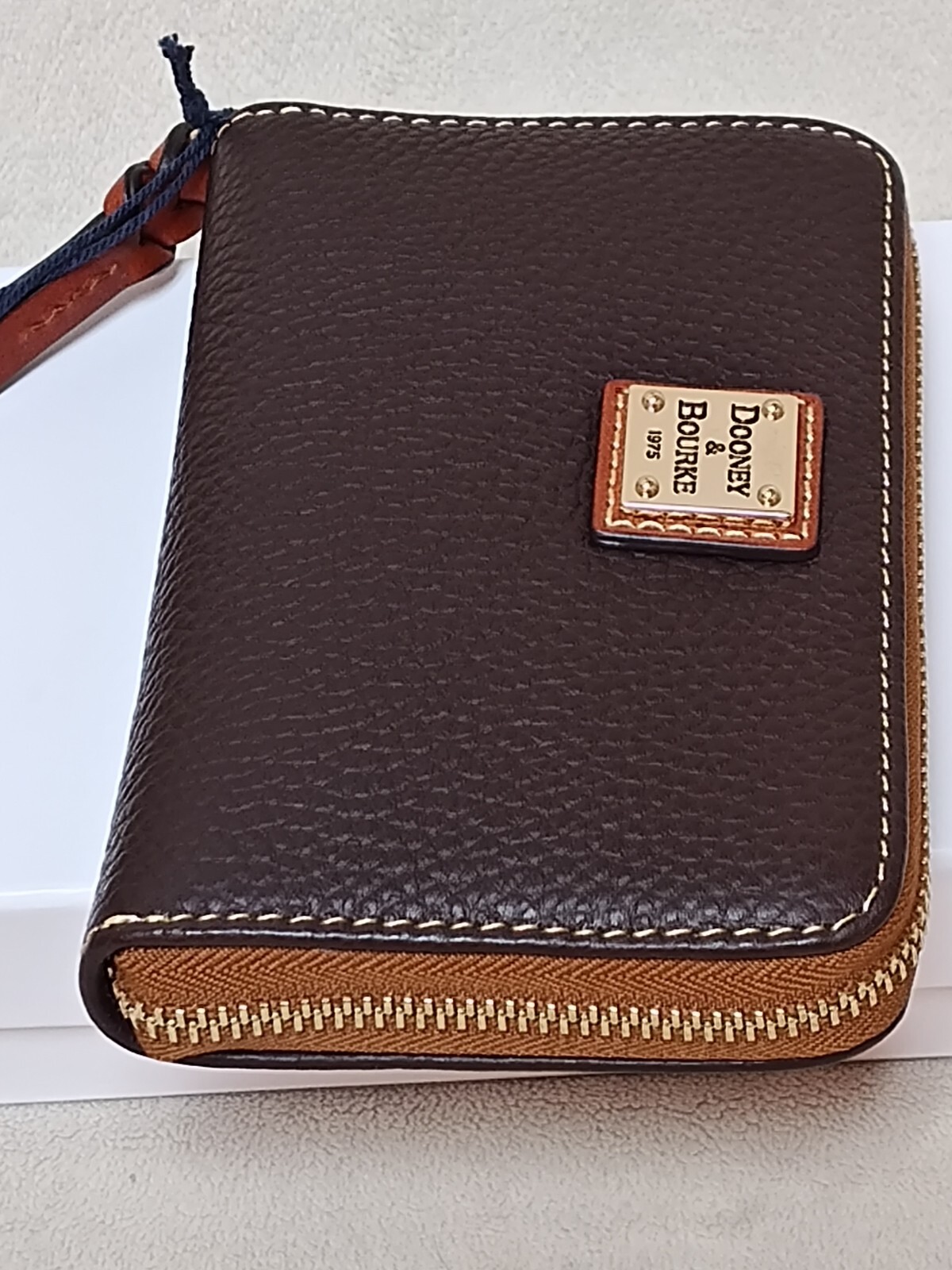 Dooney & Bourke Pebble Grain Medium Zip Around Wallet Clutch Brown ...