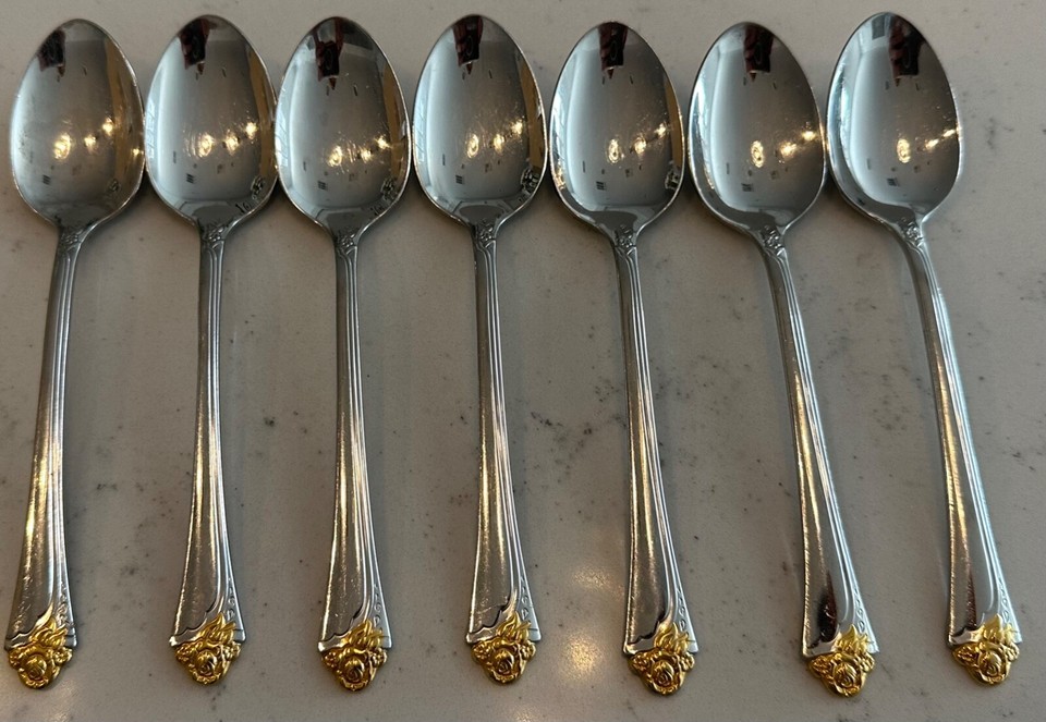 34 PC Oneida Community Stainless Gold Golden Accent Fantasy Rose ...