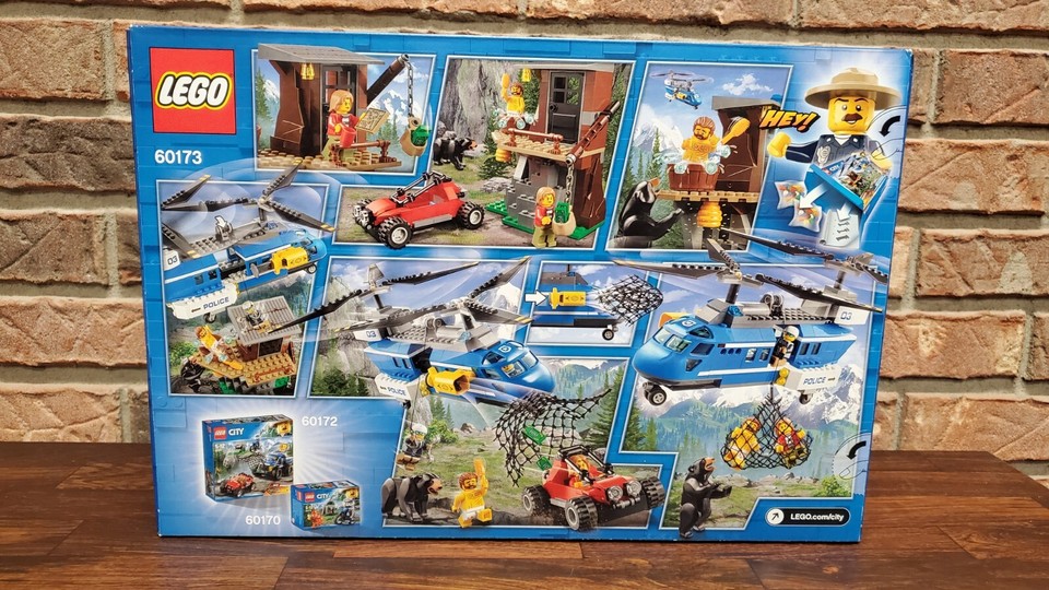 LEGO City 60173 Mountain Arrest Police Chinook Helicopter with Black ...