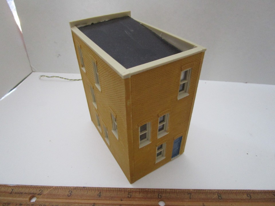 Vintage HO 1/87 Scale Built Weathered City Apartment Building For Train ...