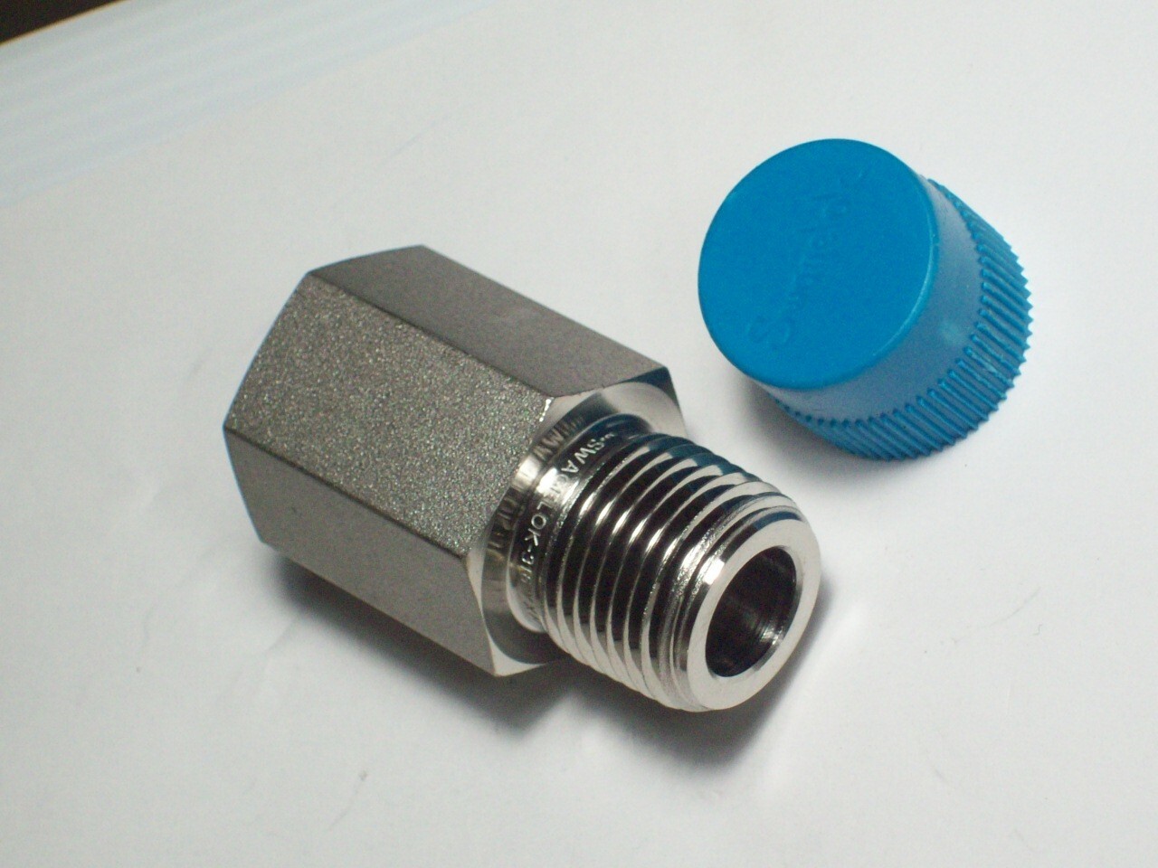 1- Swagelok Stainless Steel Pipe Adapter, 1/2" MNPT x 1/2" FNPT, SS-8-A ...