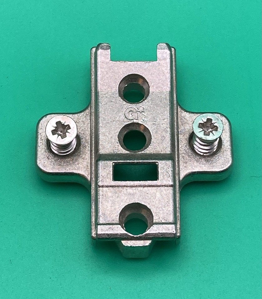 Grass Hinge 1.3mm Clip On Base Plate "46" / Baseplate Mounting Plate | eBay