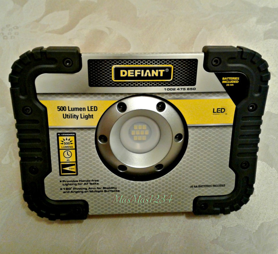 Defiant 500-Lumen Super Bright LED Work Light Unique Design Batteries ...