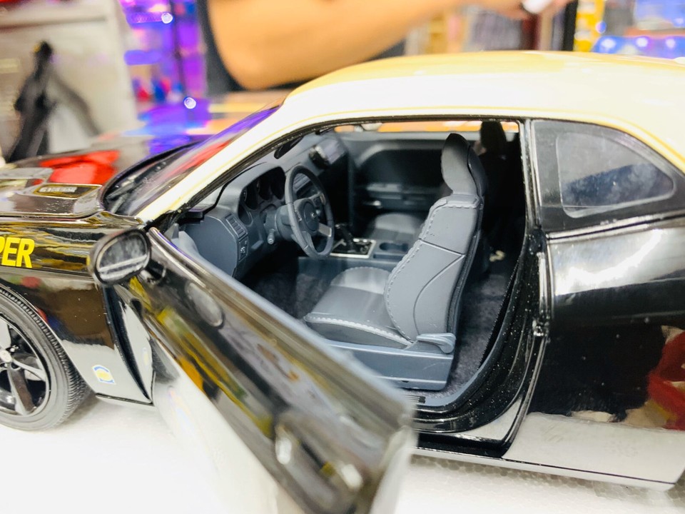 ACME 1:18 Scale Die-Cast Model Car FHP Dodge Challenger Florida State ...