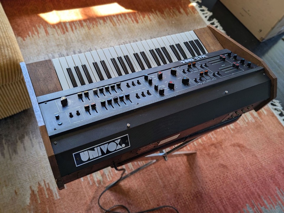 Korg 800DV (Maxi-KORG) Analog Duophonic Synthesizer - Excellent ...