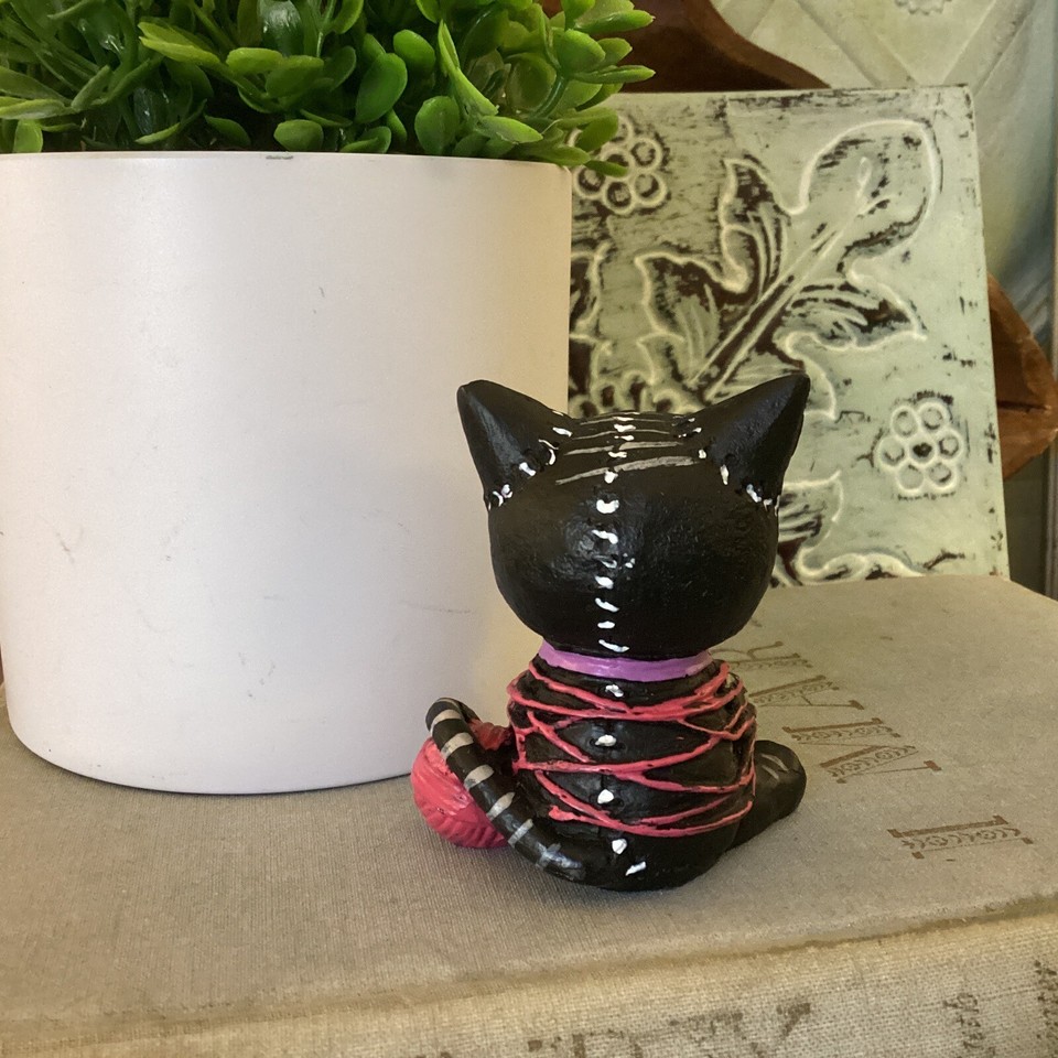 Small Furry Bones Black Purple Voodoo Cat Yarn Bondage Skeleton Fig ...