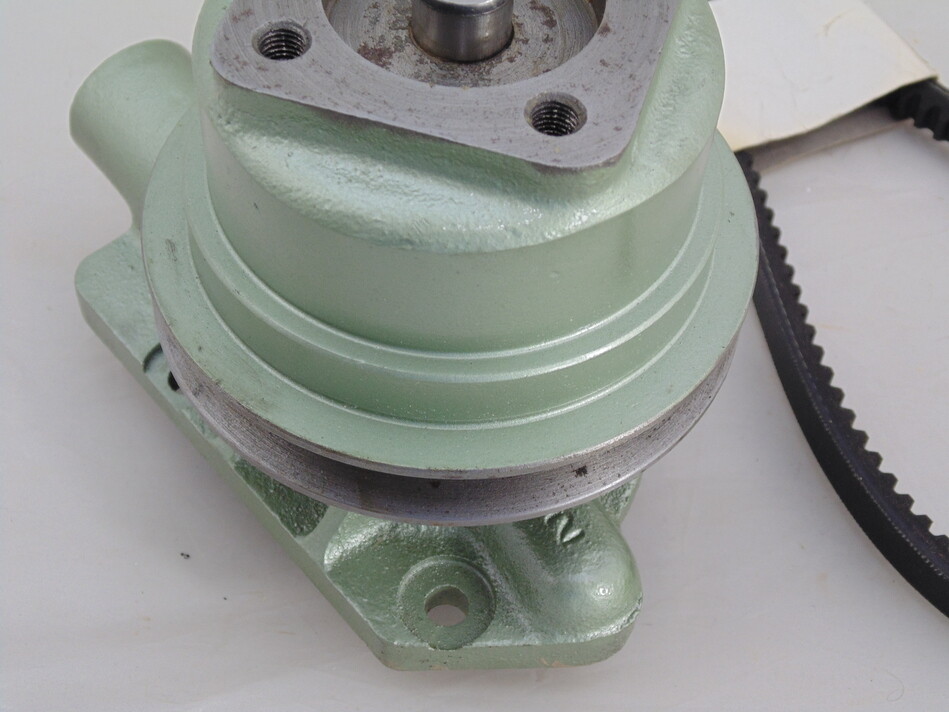New 1966-1968 Austin Healey 3000 Water Pump w/1/2" Belt Moss Green #2 ...