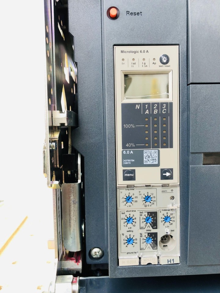 Schneider Electric NW16H1 Masterpact ACB Air Circuit Breaker 1600A 3P 6 ...
