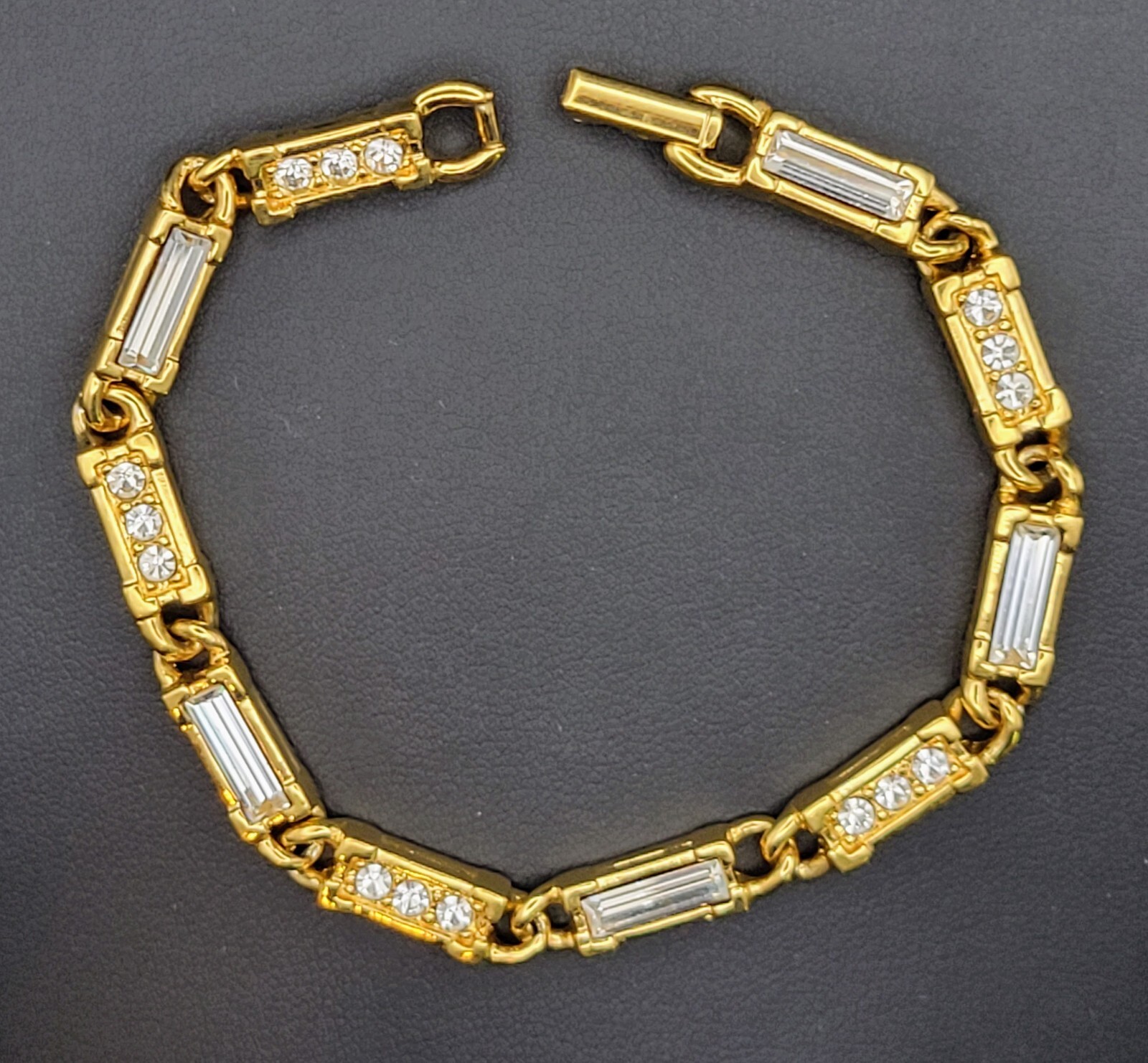 VINTAGE SWAROVSKI BAGUETTE BRACELET Clear Crystals GO… - Gem