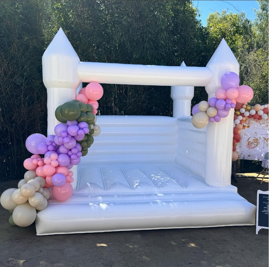 Bouncy castles for weddings 60 photos - Astyledwedding.com