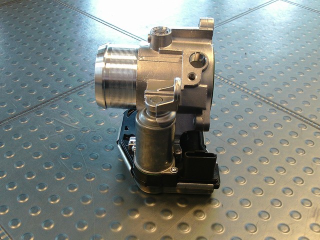 LR012598 FREELANDER 2 Throttle Body Original Land Rover for sale online ...