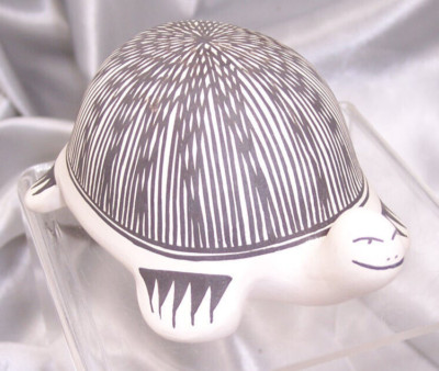 Acoma Pottery Smiling Turtle Figure W. Ortiz Black & White Clean! | eBay