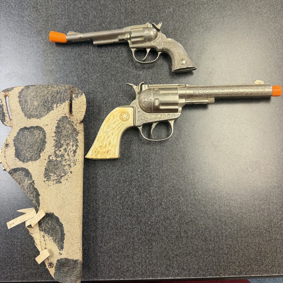 Vintage Hubley Rodeo 8” and Pet Toy Western Cap Guns Pistols DIE-CAST W ...
