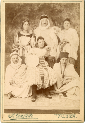 Algérie, Alger, Photo de famille en habits typiques, ca.1890, Vintage ...