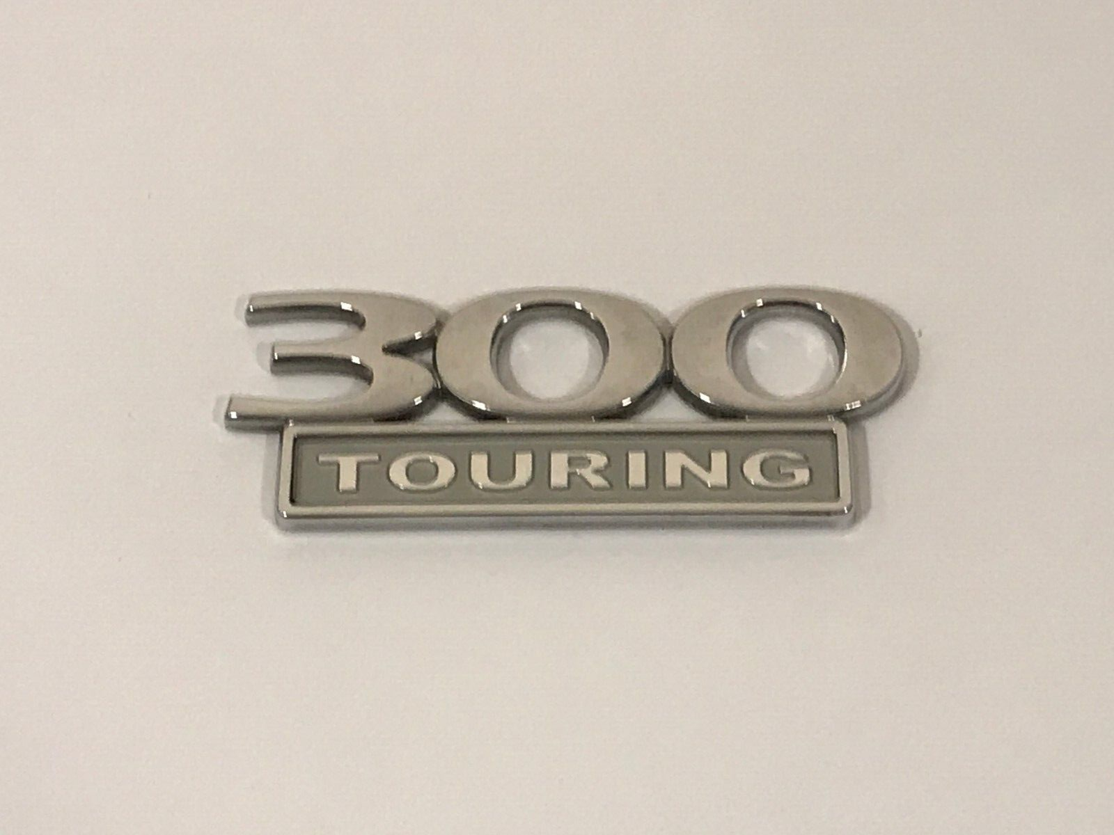 05-10 Chrysler 300 Touring Emblem Rear Trunk Chrome Badge Nameplate ...