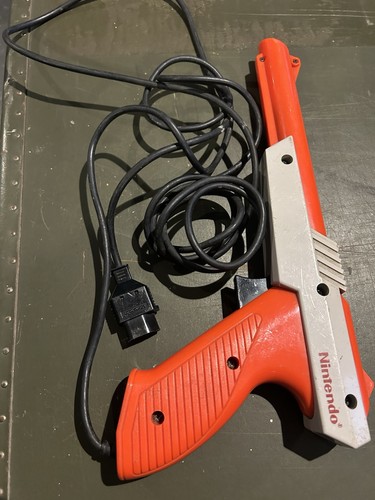 Nintendo NES Zapper Duck Hunt Gun NES-005 OEM Light Original 1985 ...