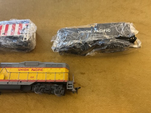 Union Pacific Lot Athearn HO EMD GP9 DUMMY locomotive #130 + Atlas 74444 Hopper+ | eBay