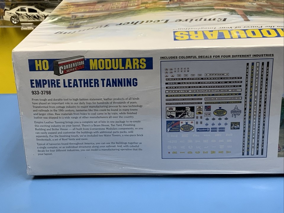 EMPIRE LEATHER TANNING WORKS - HO Scale - HUGE KIT WALTHERS 933-3798 ...