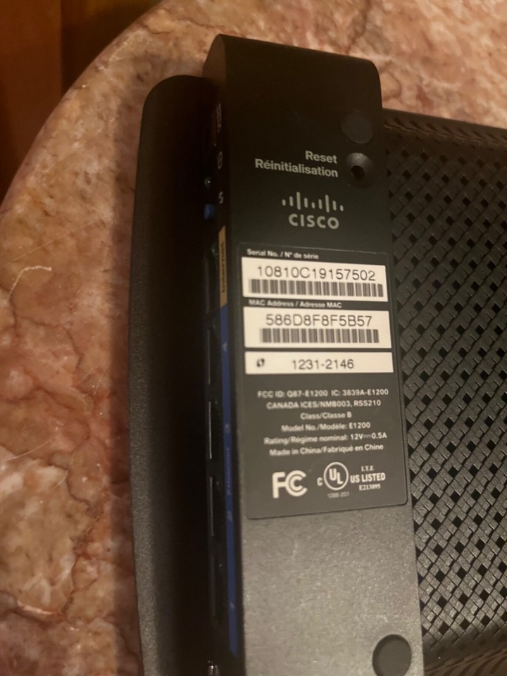 Cisco E1200 Wireless N Router 4-Ports Black with Adapter | eBay