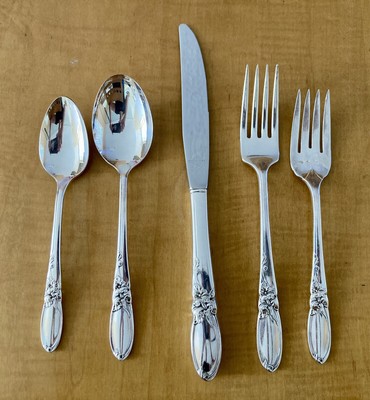 Flatware & Silverware - Oneida Silverplated Flatware