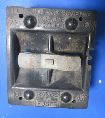 Fuse Blocks & Holders - Pull Out Fuse Block