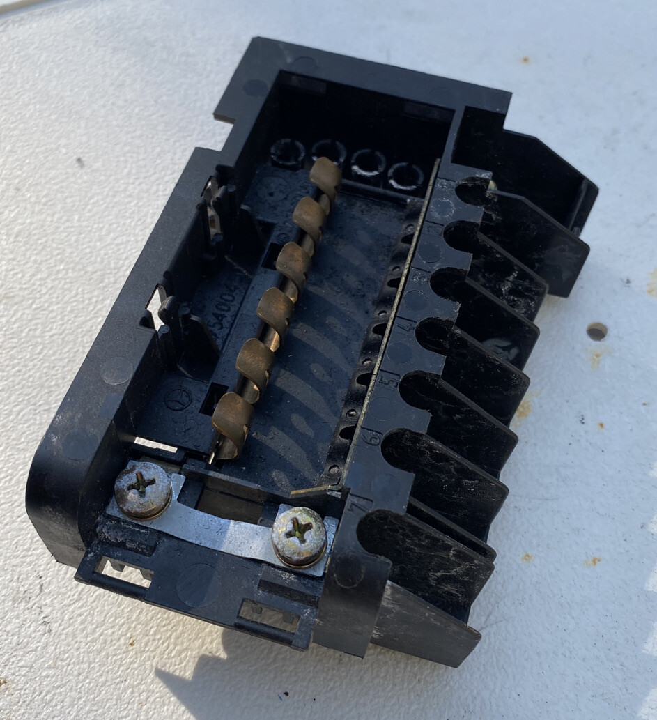 92-00 Mercedes SL320 SL500 SL600 TRUNK AREA SMALL FUSE RELAY BOX ...