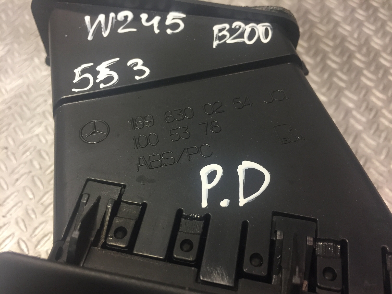 MERCEDES-BENZ B W245 Dashboard Air Vents 1698300254 | eBay