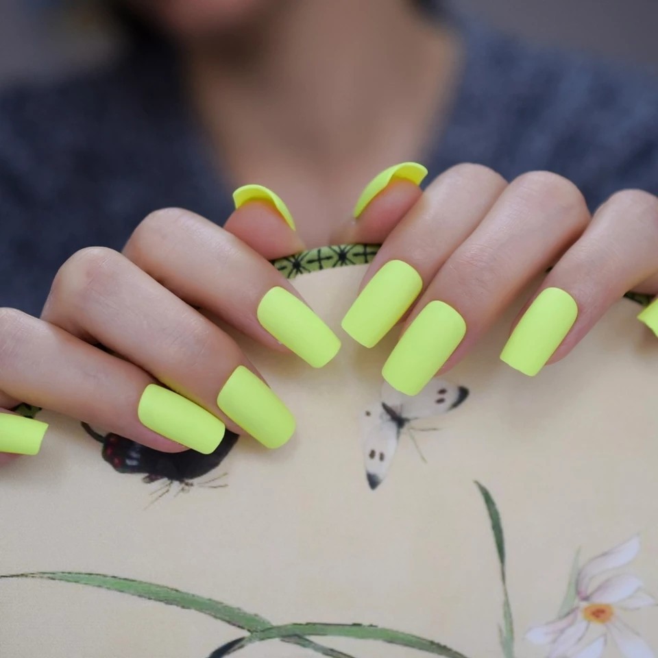 24 Medium Square Matte Neon Green Press on nails set glue yellow bright ...