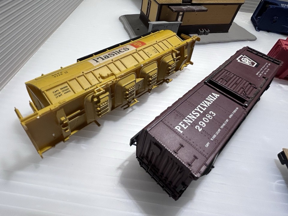 HO Scale Model Train Lot Of 7 Cars Mixed Various Makers Tyco + Model ...