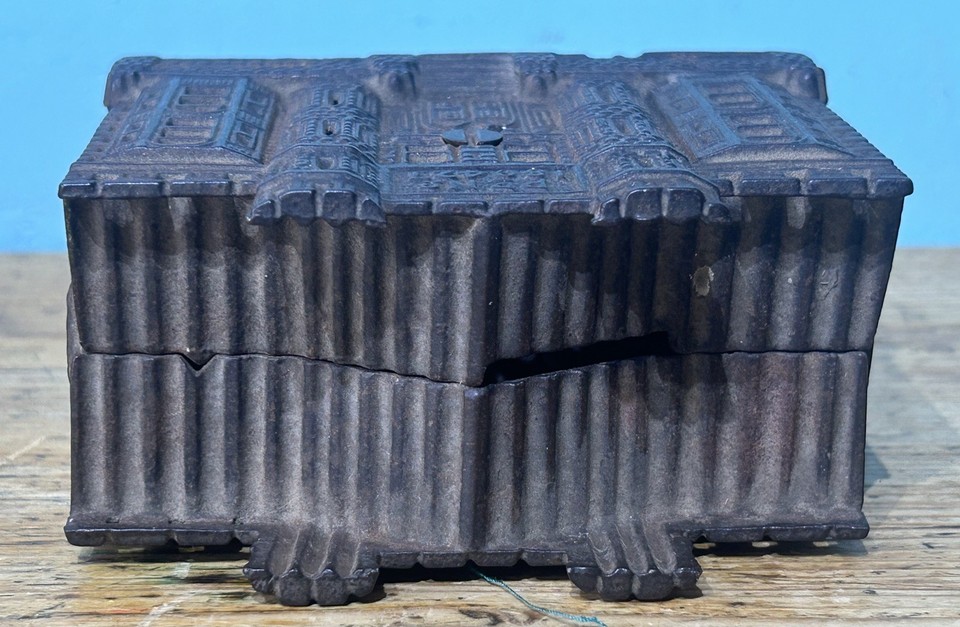 KJS3148 VICTORIAN CAST IRON COUNTY BANK MONEY BOX MONEY BANK VINTAGE ...