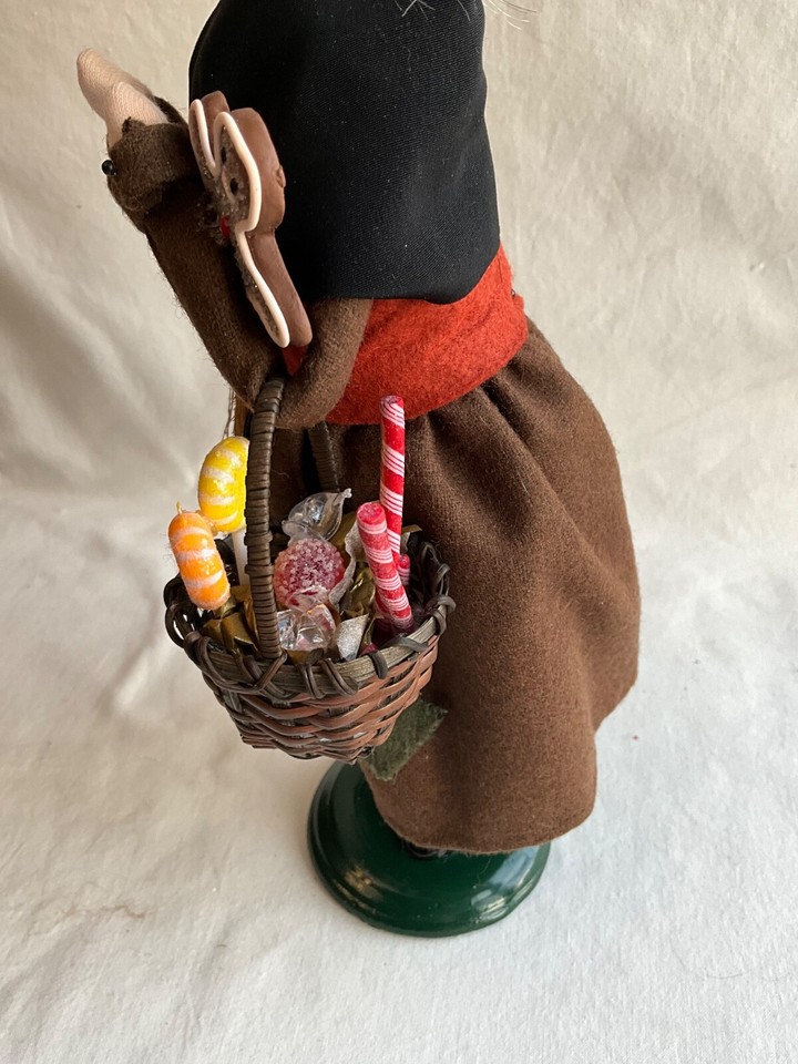 Byers Choice Halloween Witch w/ Peppermint Candy Gingerbread Cookie ...