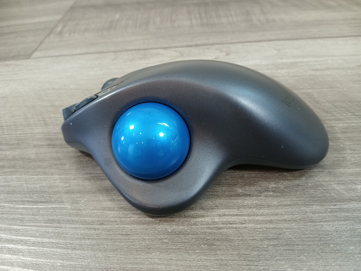 Logitech M570 Wireless Trackball Ergonomic Mouse Blue Ball Windows/Mac ...