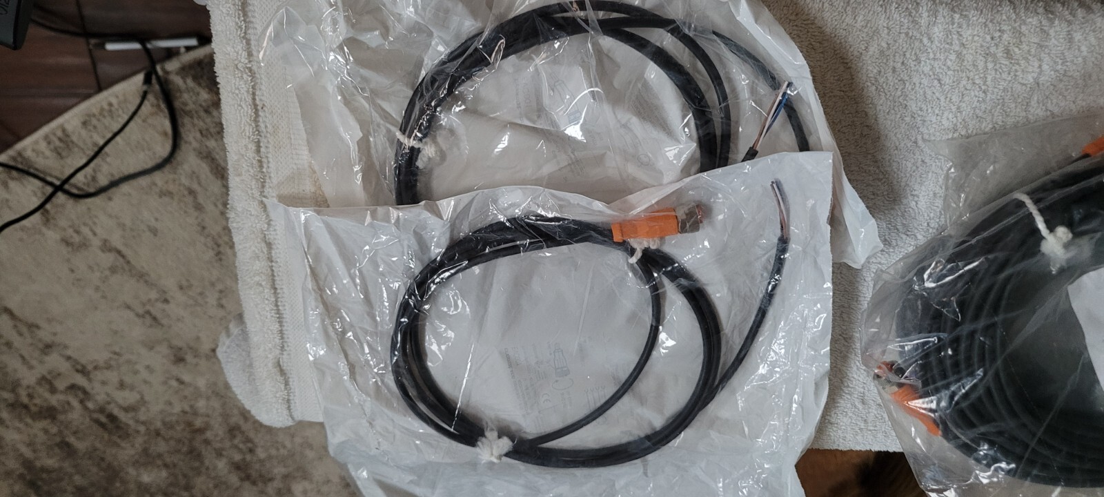 QTY 2 IFM EVC001 CABLE 4 WIRE 2 Meter 4 PIN 12mm | eBay