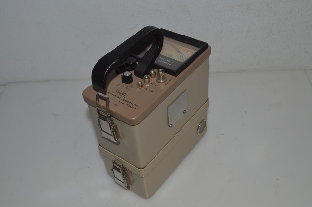 EBERLINE INSTRUMENTS MODEL PAC-4G-3 ALPHA GEIGER COUNTER W/ AC-21B BETA ...