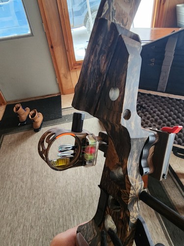 mathews solocam bow With Case. Make A Reasonable Offer And Its Yours ...