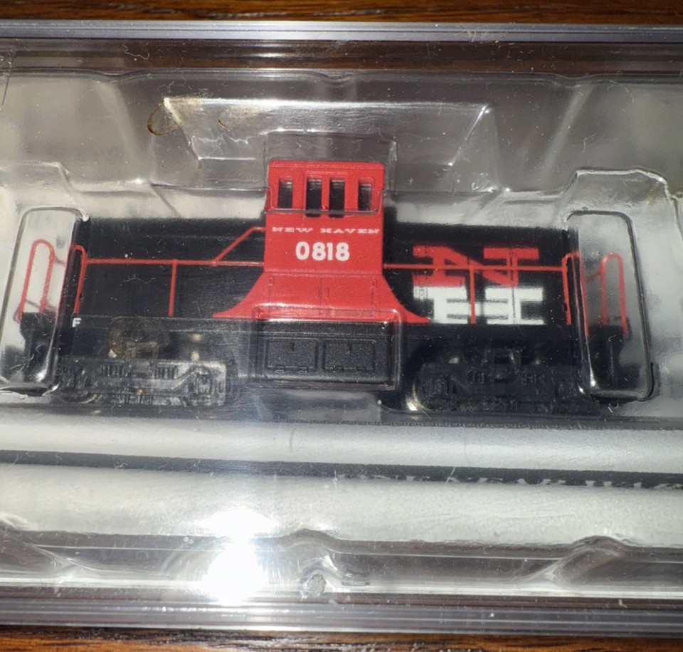 Bachmann N Scale 81855 GE 44-ton Diesel Switcher Loco New Haven NH ...