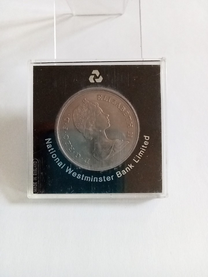 Coin Rare H.R.H Prince Of Wales Royal Wedding Commerative Crown Coin ...