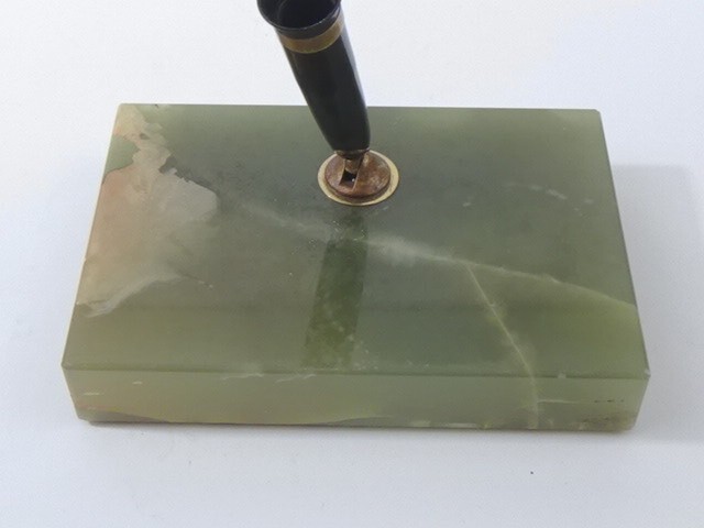 Vintage Sheaffer Fountain Pen & Agate Holder Desk Set #696 | eBay