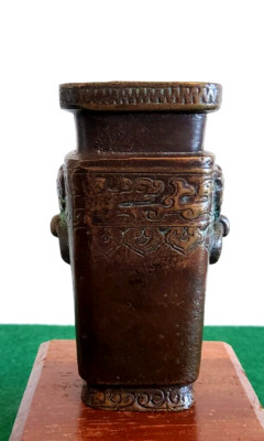 Antike Bronzeguss Bronze vase mit Tao-tie muster Stil der Zhou-Dynastie ...