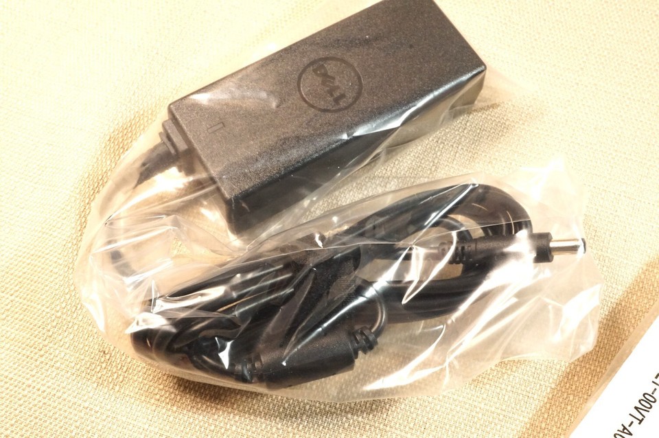 Dell 45w 4.5mm AC Adapter KXTTW 0KXTTW LA45NM140 OEM genuine original ...