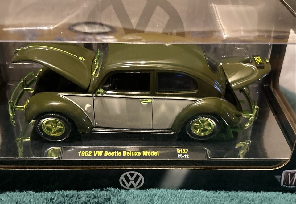 NEW M2 MACHINES 1952 VOLKSWAGEN BEETLE DELUXE MODEL CHASE 1:24 SCALE ...
