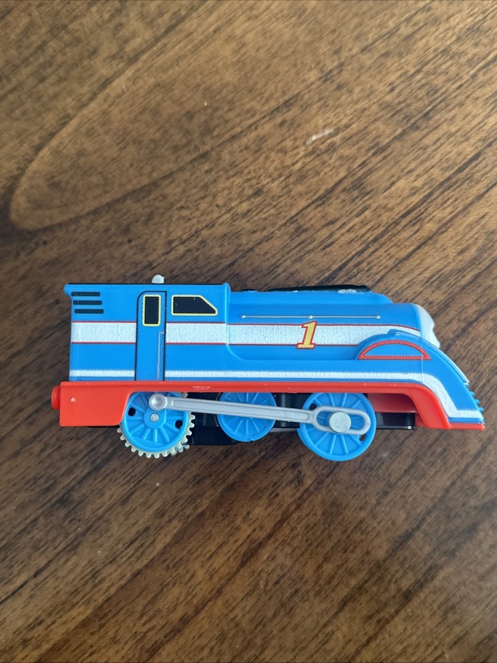 THOMAS & FRIENDS TRACKMASTER STREAMLINED MOTORIZED THOMAS -RAILWAY RACE ...