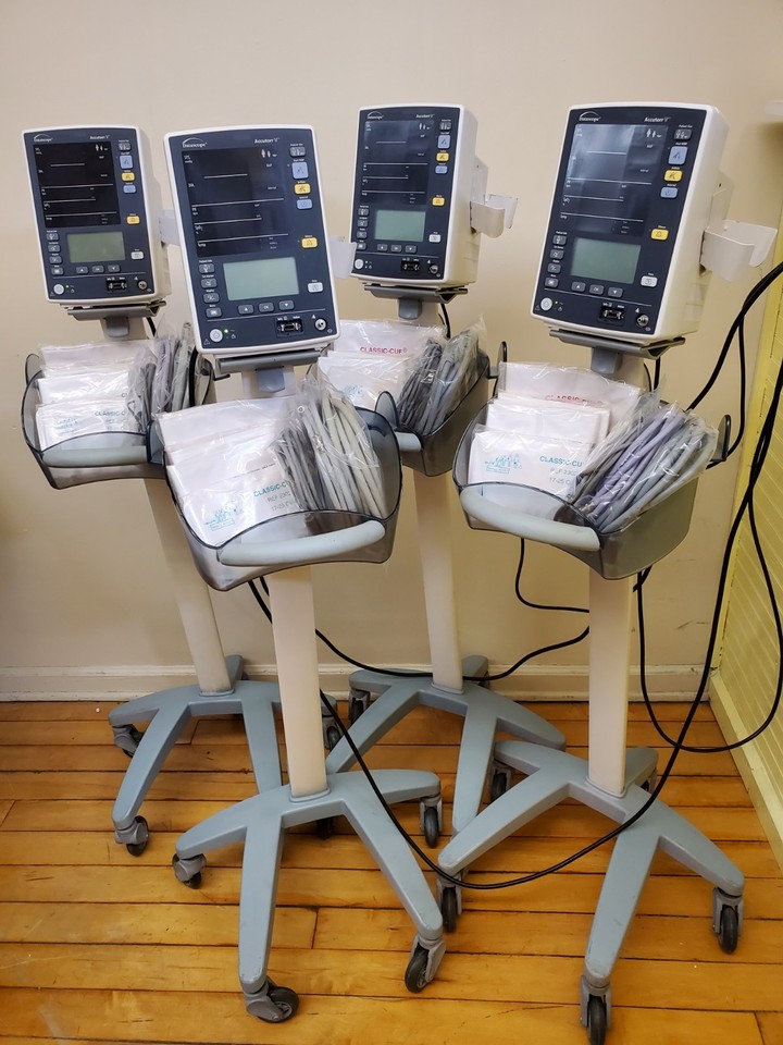 Datascope Accutor V (4) With Cart And Accessories. Vital Signs. Spo2 ...