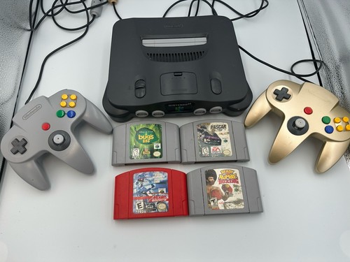 Nintendo 64 N64 Console Lot Bundle - 2 Controllers And 4 Games TESTED ...