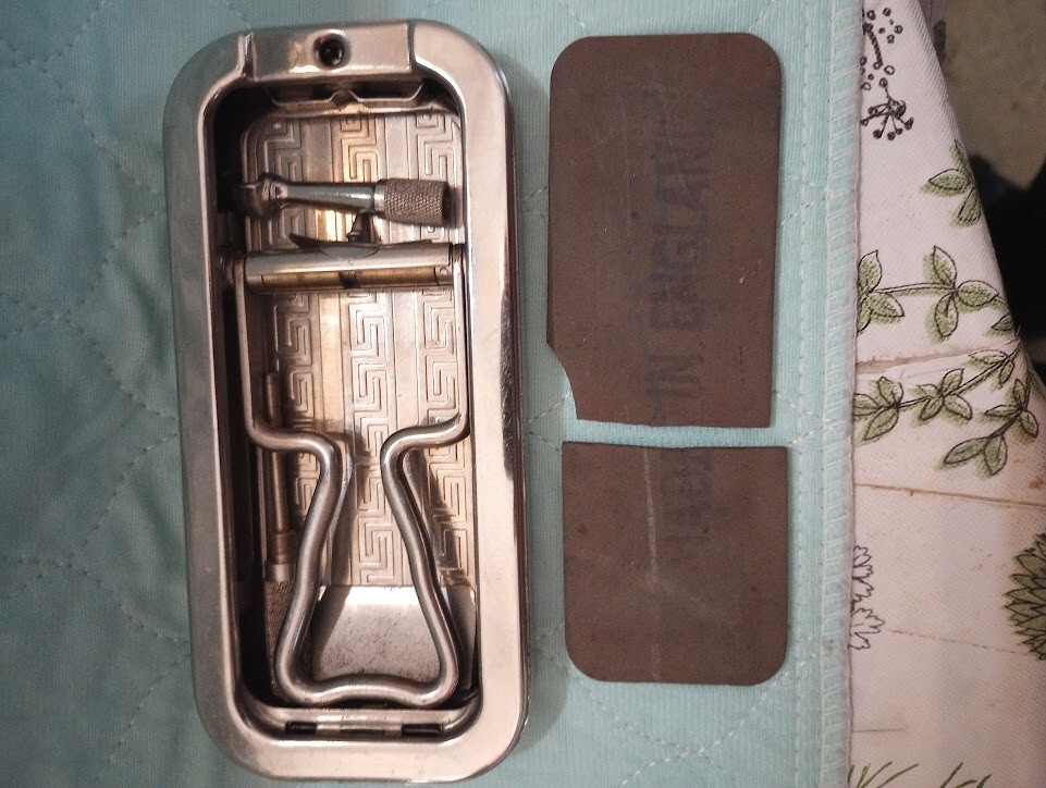 Vintage Rolls Razor Set with Chrome Case & Built-In Strop Made in ...