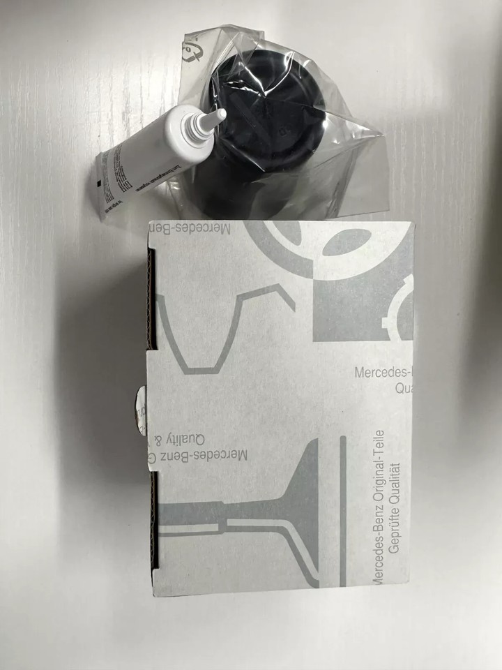 Freightliner Cascadia DD15 DD13 DEF Filter GENUINE A0001421089 ...