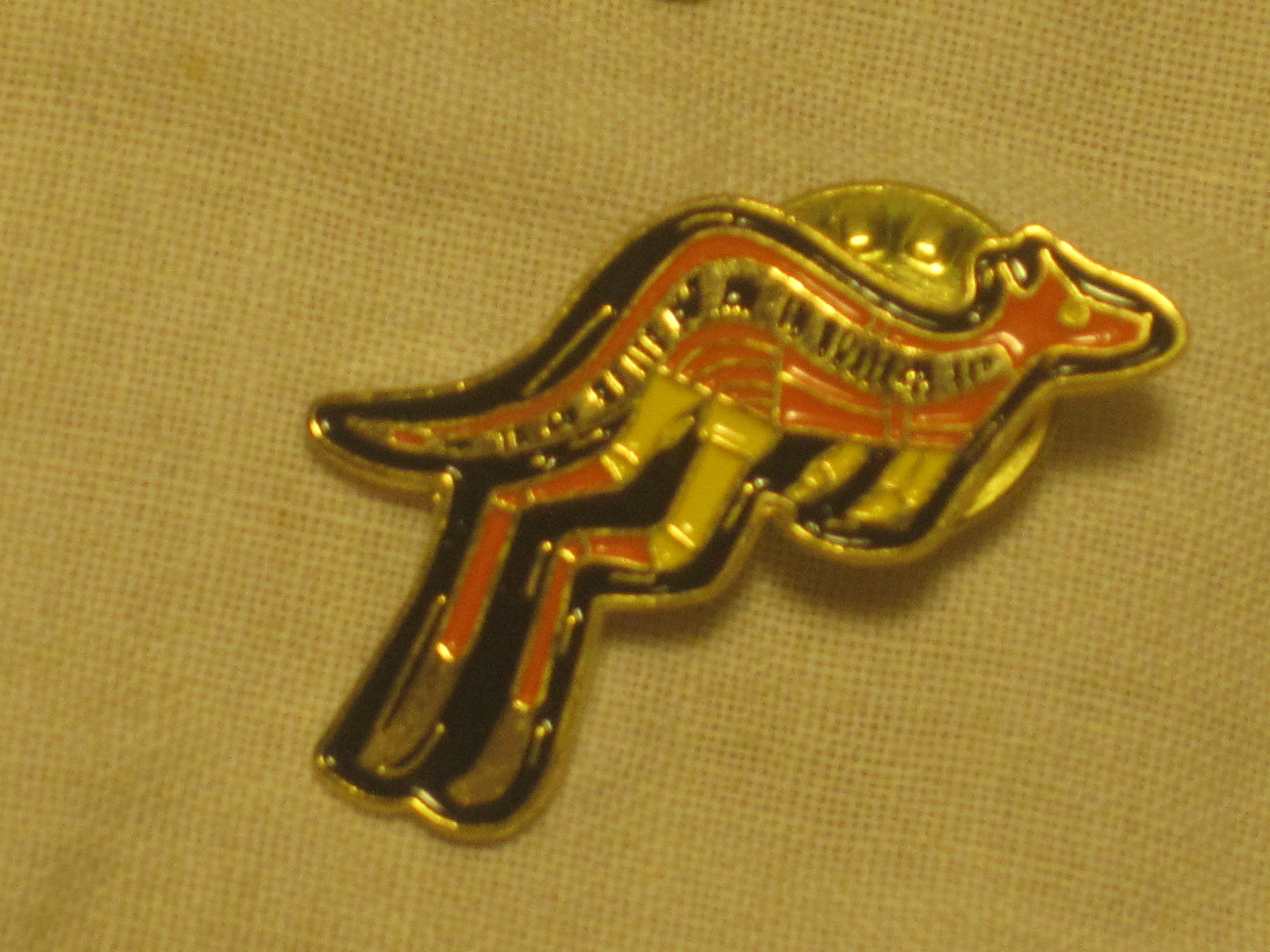 8 x kangaroos pin lot kangaroo pin metal enamel Australian brooch ...