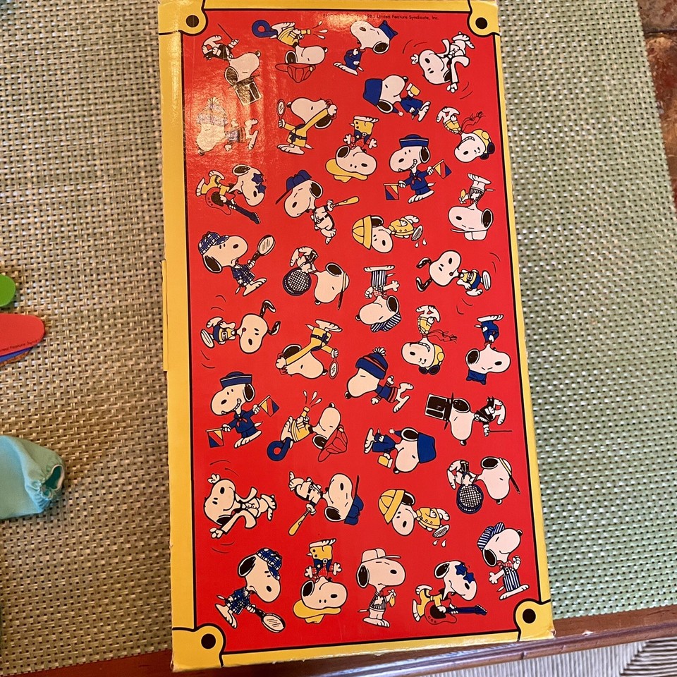 Vintage Peanuts Snoopy 1963 Wardrobe Trunk Plush Nine Outfits ...