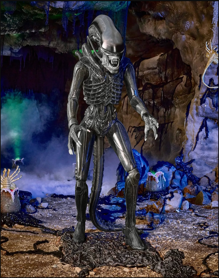 6 Ft 8 In Alien Xenomorph Figure Collectible Animatronic Spirit ...